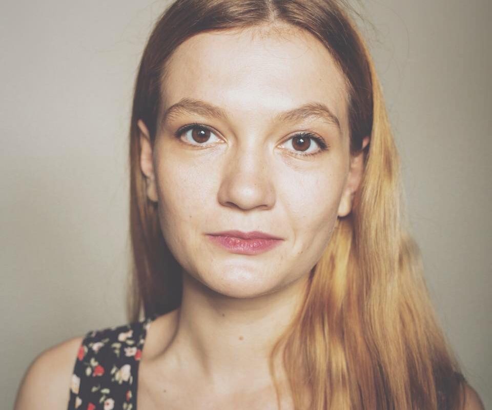 Flavia Giurgiu, actriță: “Eu am avut șansa să plec. N-am plecat. Nu mi ...