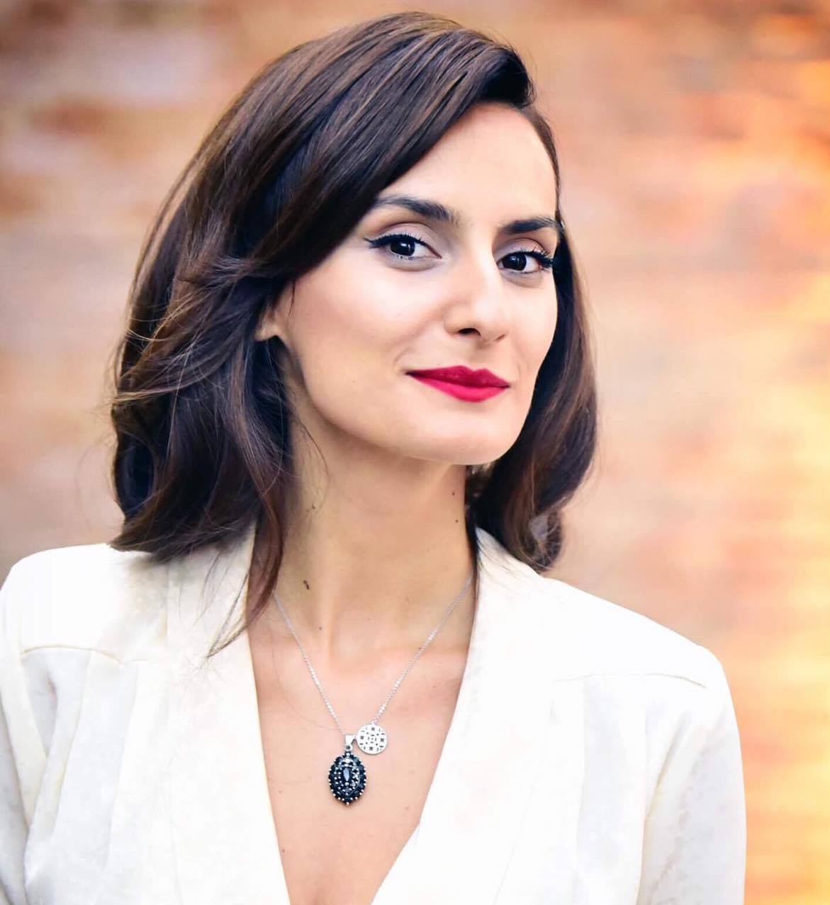 Carla Teaha, actriță: “Votez, protestez, mă revolt când conștiința și ...